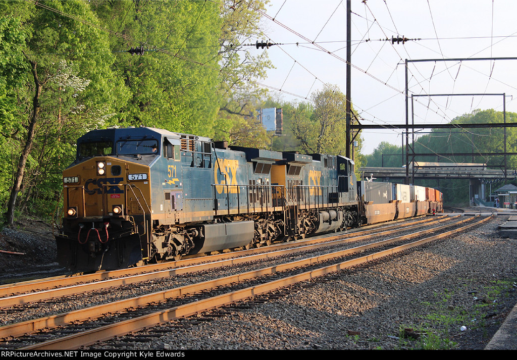 CSX AC4400CW #571 on Q034-08